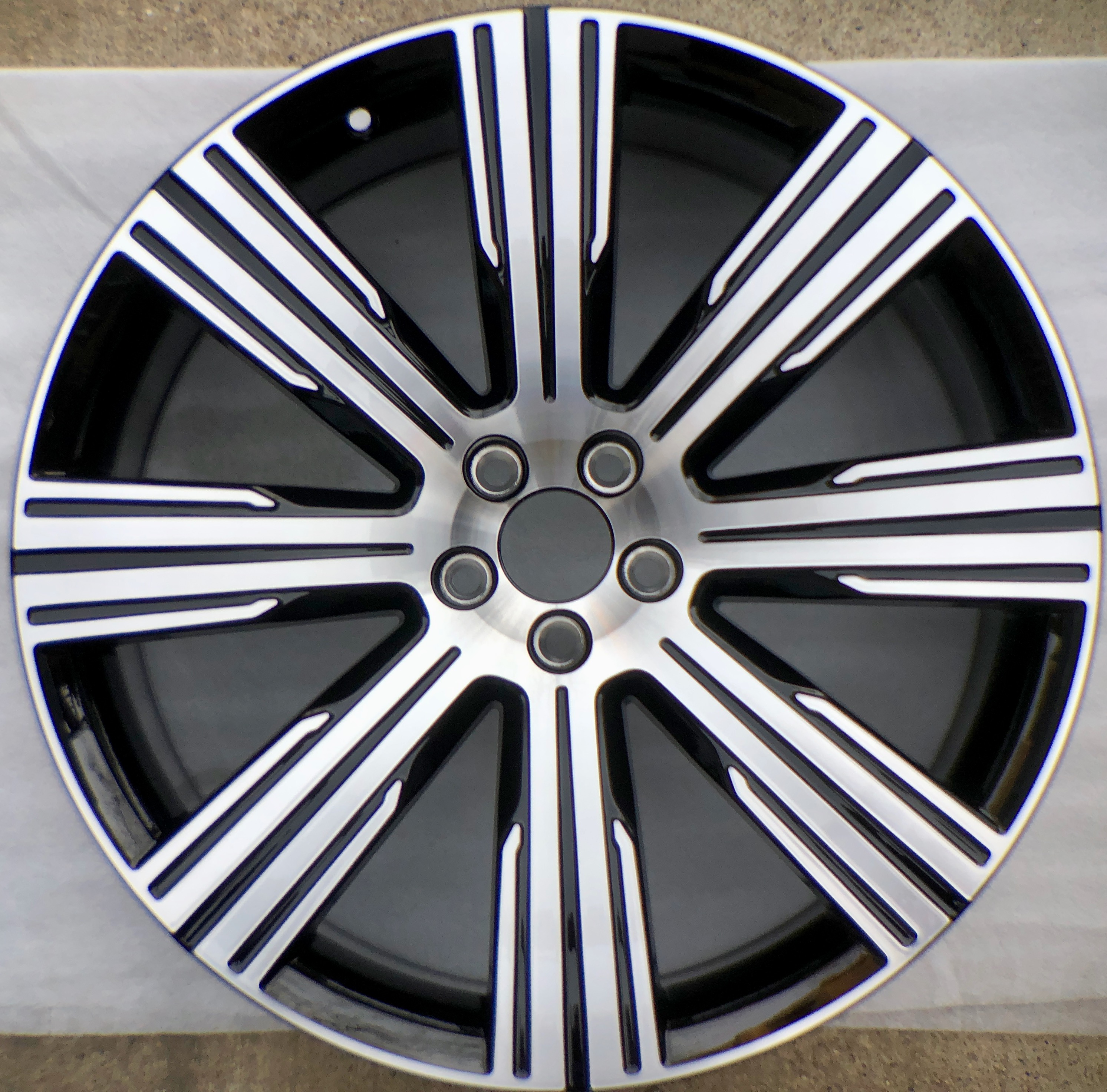 Sold: Set of Volvo 21" 8-Multi Spoke Black Diamond Cut | SwedeSpeed ...